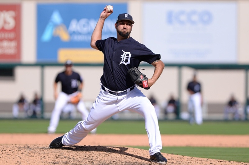 Edward Mujica está intraficable en Triple A